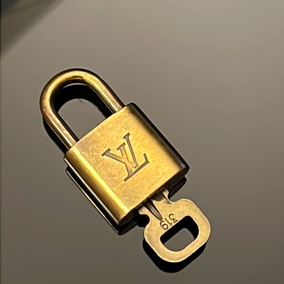 Louis Vuitton | Accessories | Louis Vuitton 39 Gold Brass Lock And Key ...